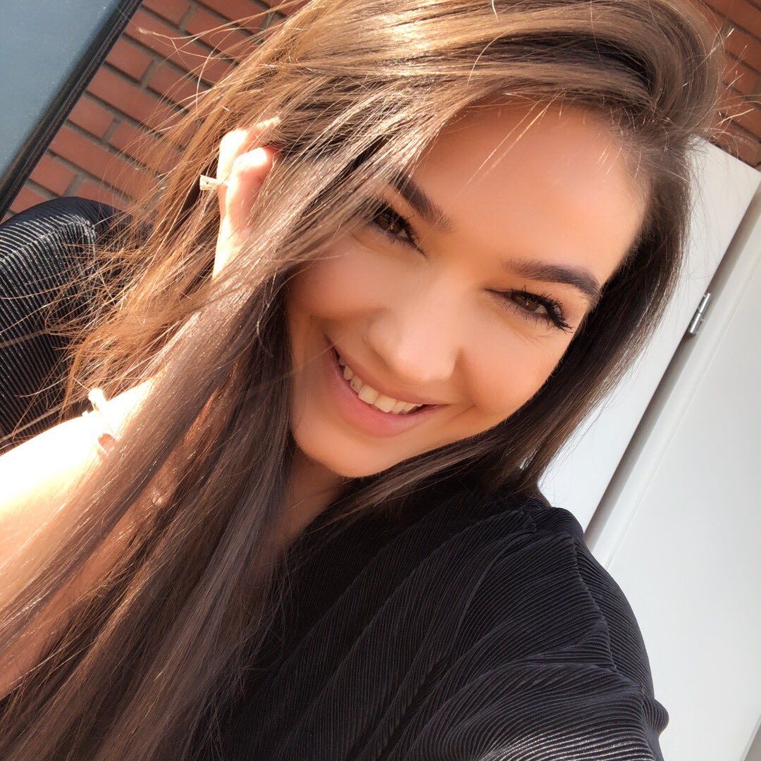 Jonida Vokshi shfaqet me barkun e rrumbullakosur - www.lexo.al