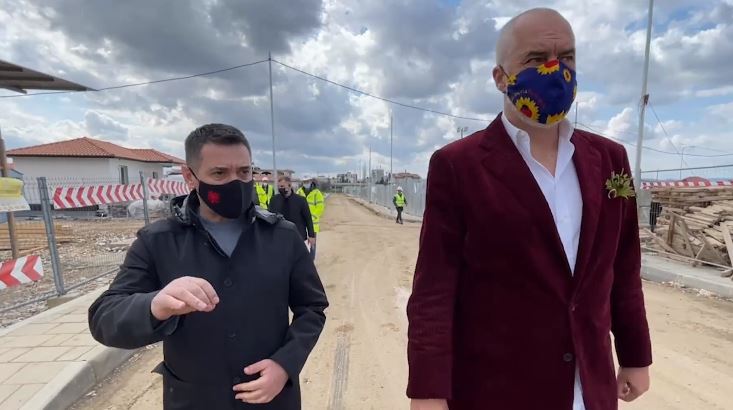 Rindërtimi/ Rama inspekton punimet në Fushë-Krujë: 128 shtëpi ... Rindërtimi/ Rama inspekton punimet në Fushë-Krujë: 128 shtëpi ...
