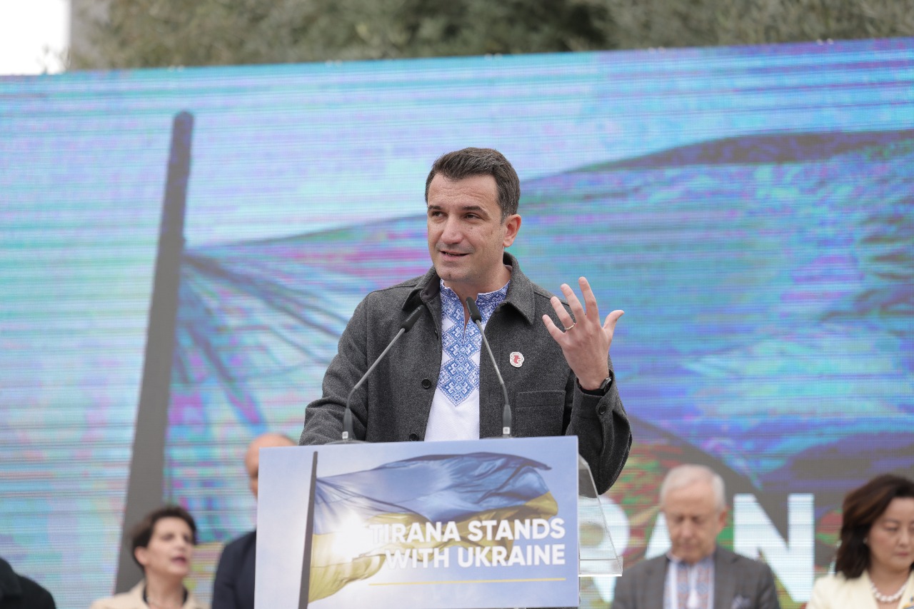 Tirana solidarizohet me popullin ukrainas, Veliaj: Ne zgjedhim të mos ...