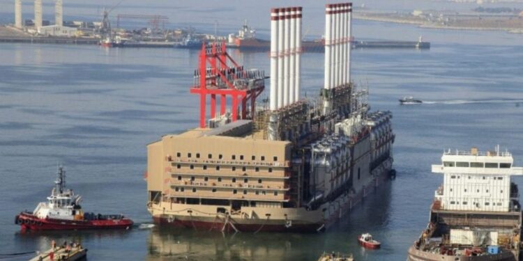 Dy anije në Vlorë/ TEC-et lundruese gati për punë, ERE miraton licencën ...